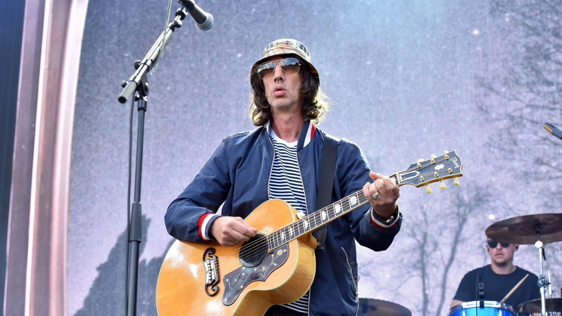 Buses to Richard Ashcroft at the 3Arena Dublin | Return Transport